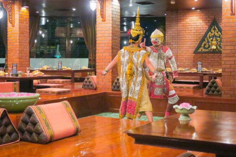 Thara Thong Restaurant: Authentic Thai Food and Dance Masterpiece